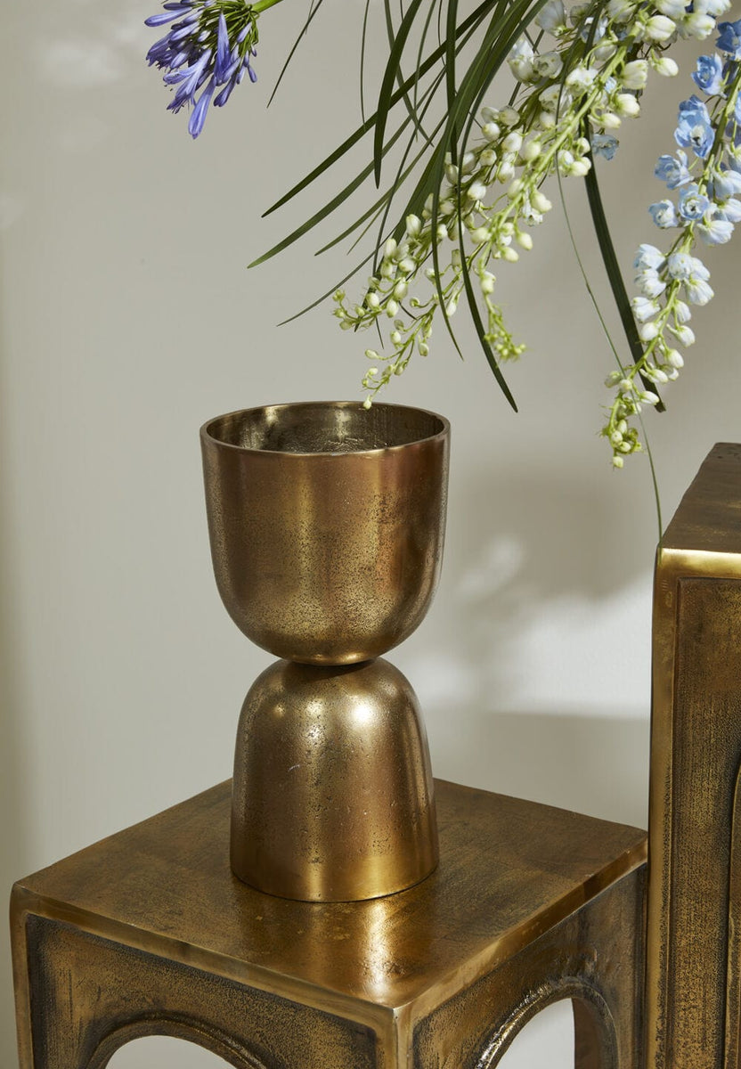 Lumos Footed Planter – Megan Molten